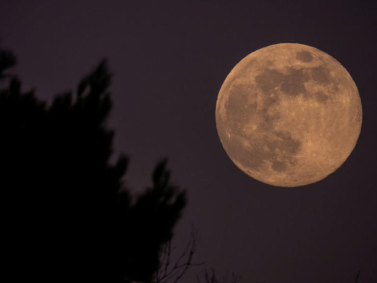 May 31 'blue moon' is also going to be a 'micromoon'—here's what it means