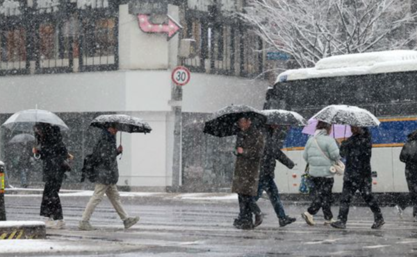서울 오늘 '첫눈', 퇴근길 폭설 예고...수도권 최대 8cm