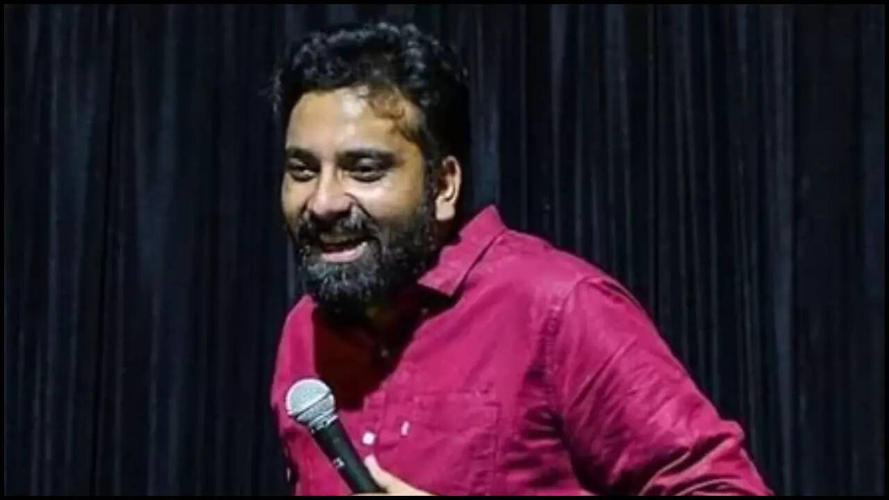 Comedian Anubhav Singh Bassi expresses his disappointment with flight ...