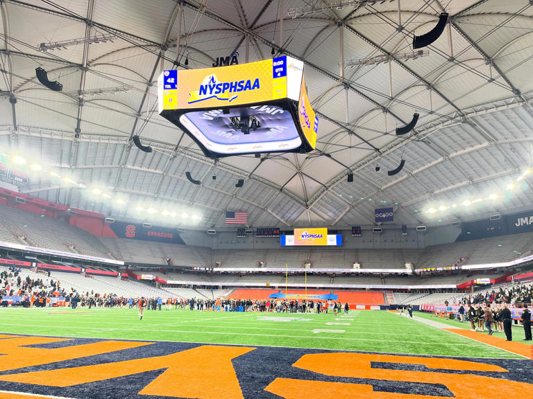 Bronxville football wins state title, Sleepy Hollow falls. See updates