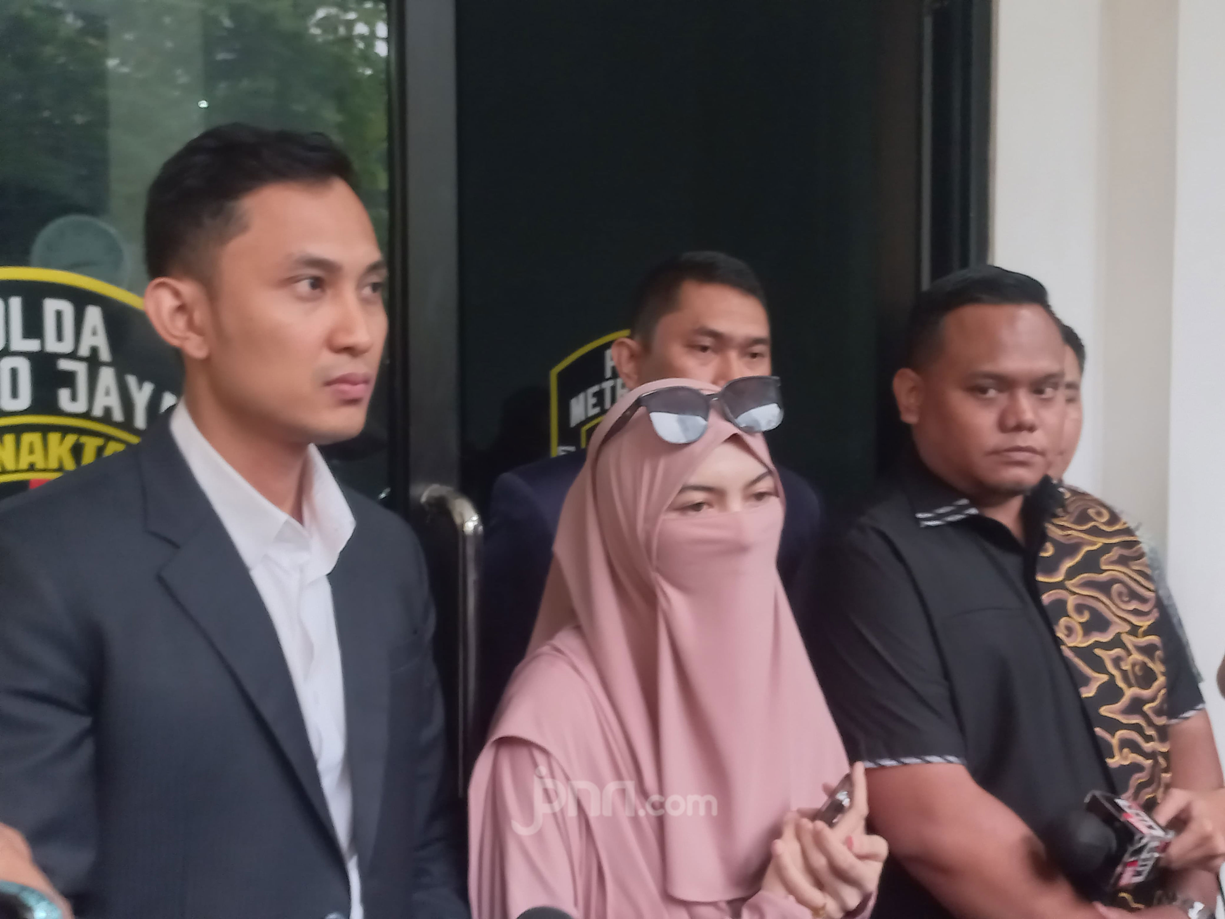 Diperiksa terkait laporannya terhadap Inara Rusli, Wardatina Mawa ...