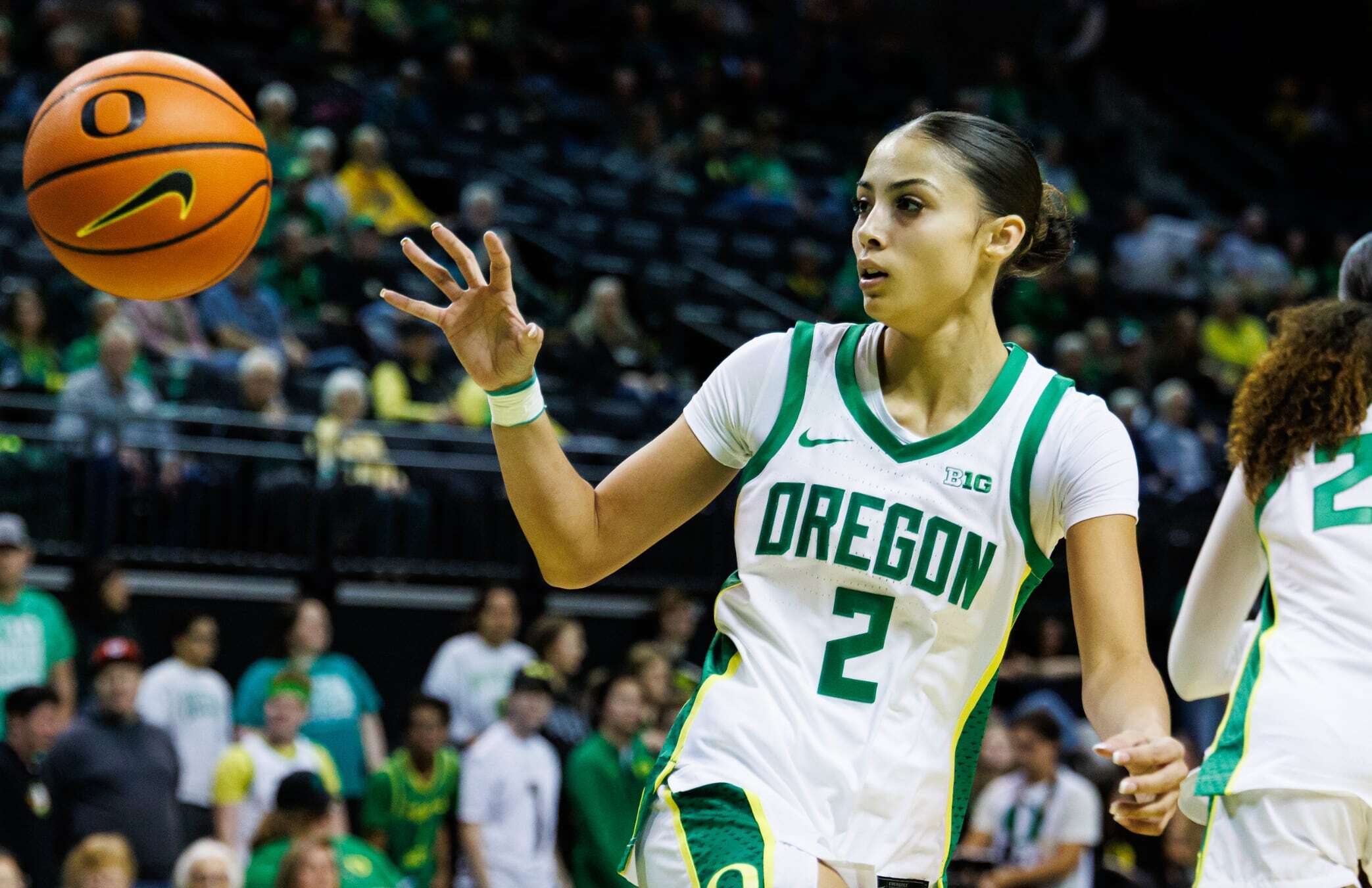 Oregon women dominate Oregon State early, cruise to victory