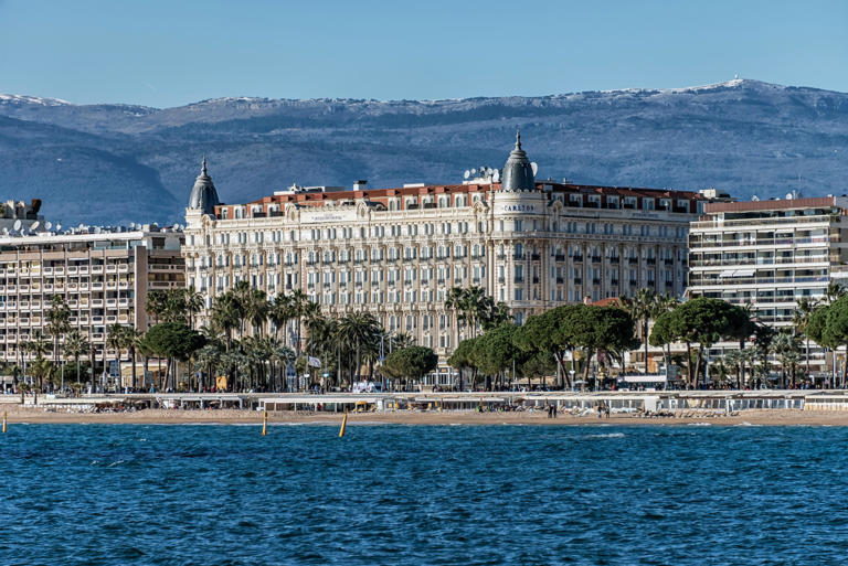 Cannes transforme la Croisette : les grands hôtels bientôt chauffés par ...