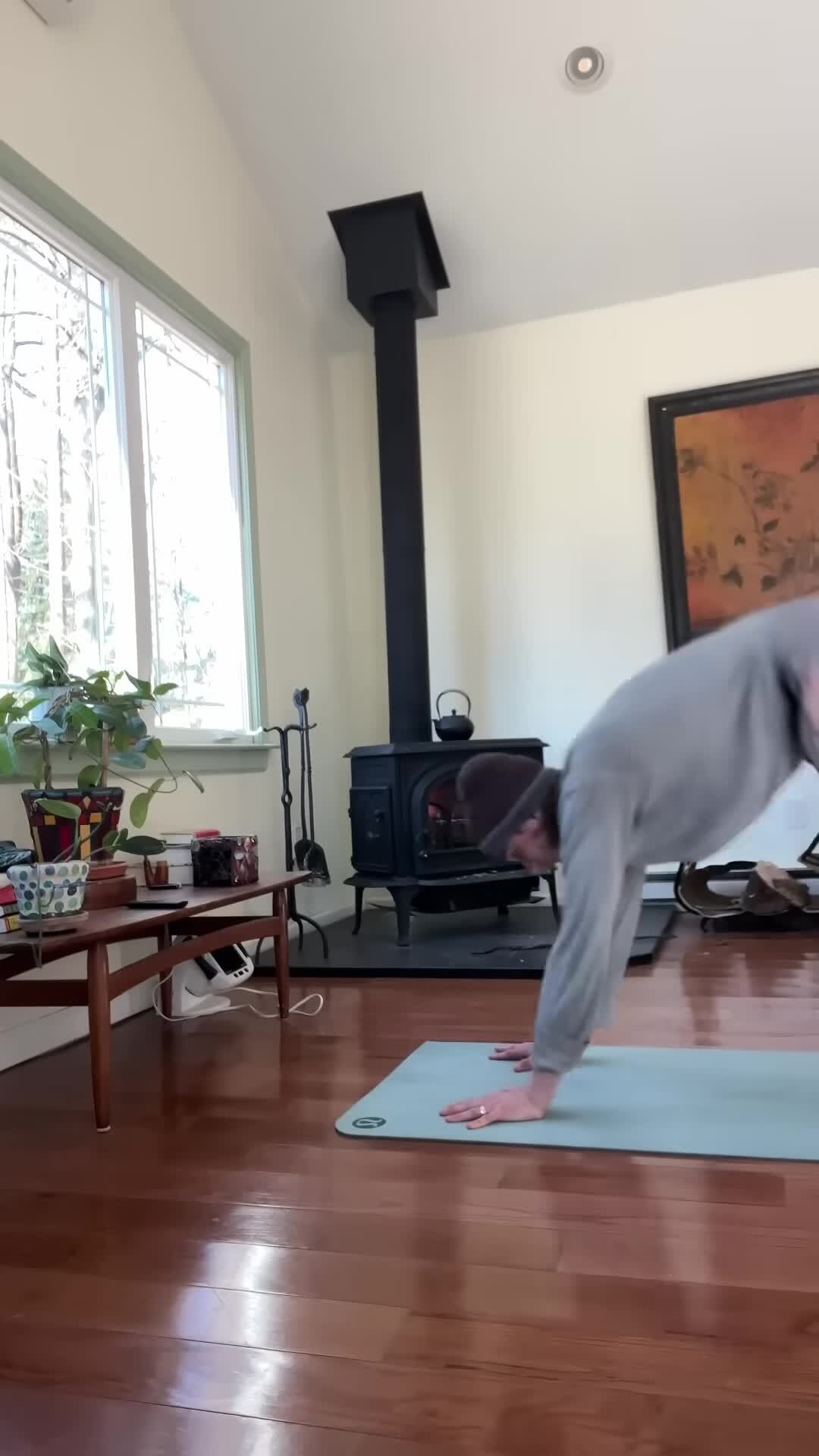 Handstand fun #yoga #armbalance #inversion