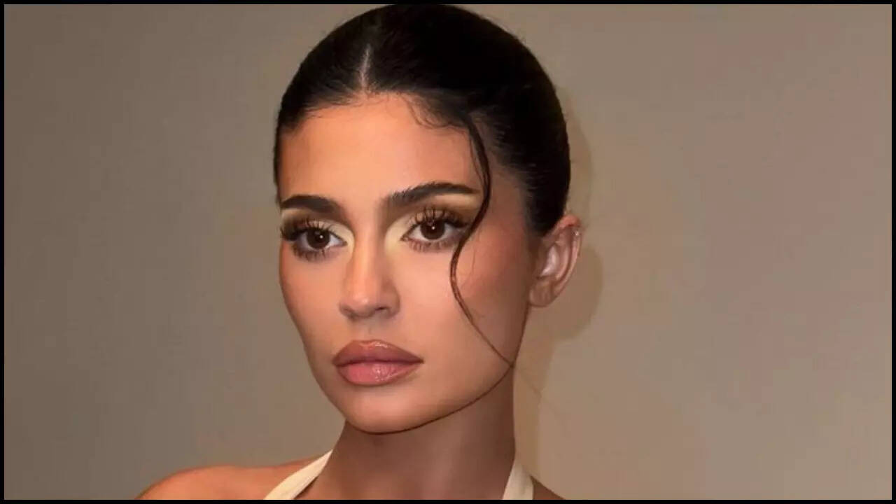 Kylie Jenner undergoes stem cell therapy after experiencing chronic ...