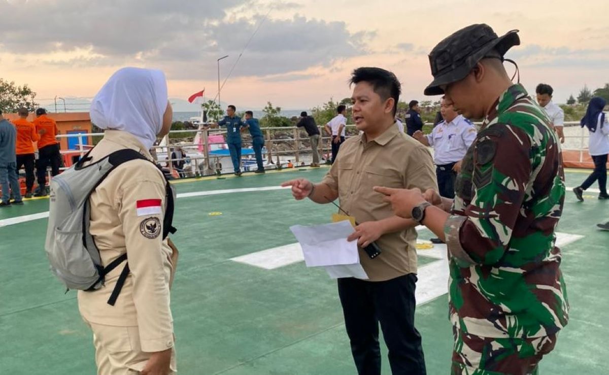 KN Antares Disnav Sabang salurkan bantuan dan lakukan evakuasi korban ...