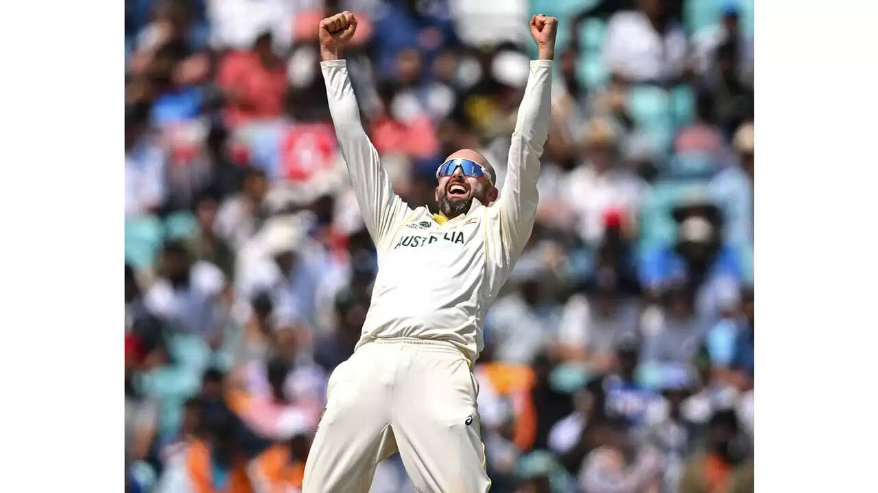 Australia opts for pace over spin in second Ashes test against England