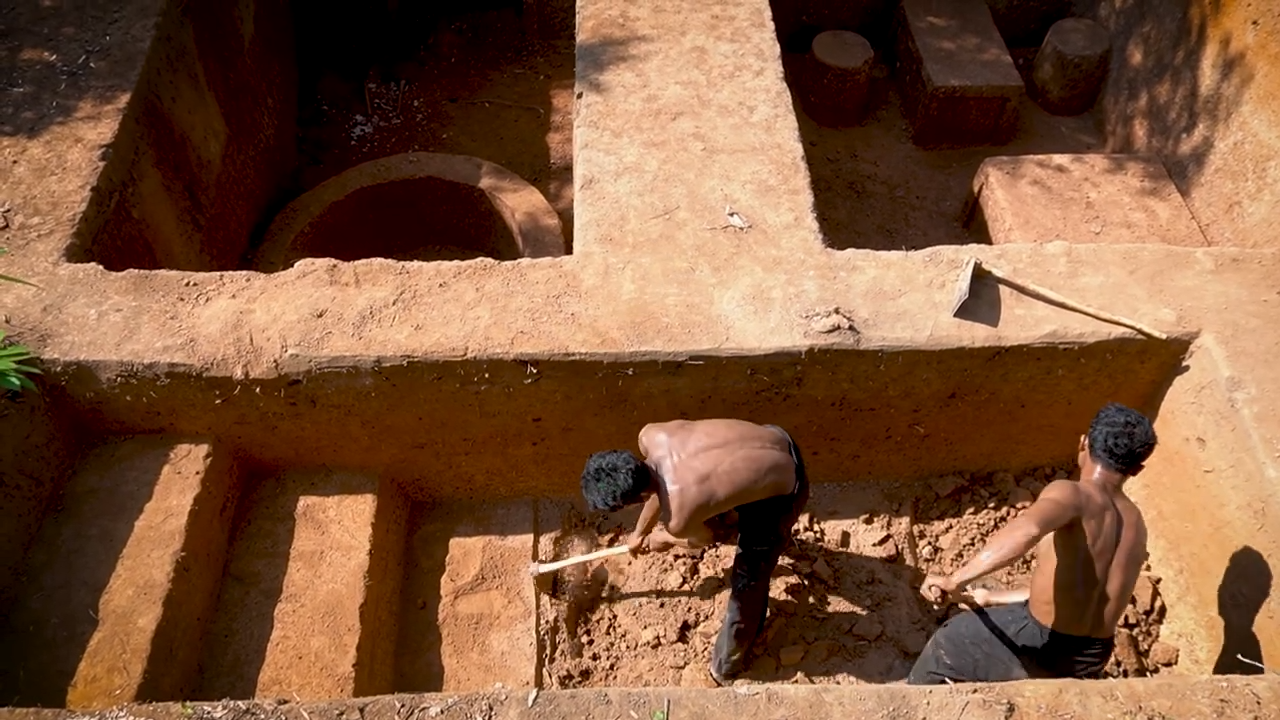 What happens when you live alone in the wild and build a house beneath ...