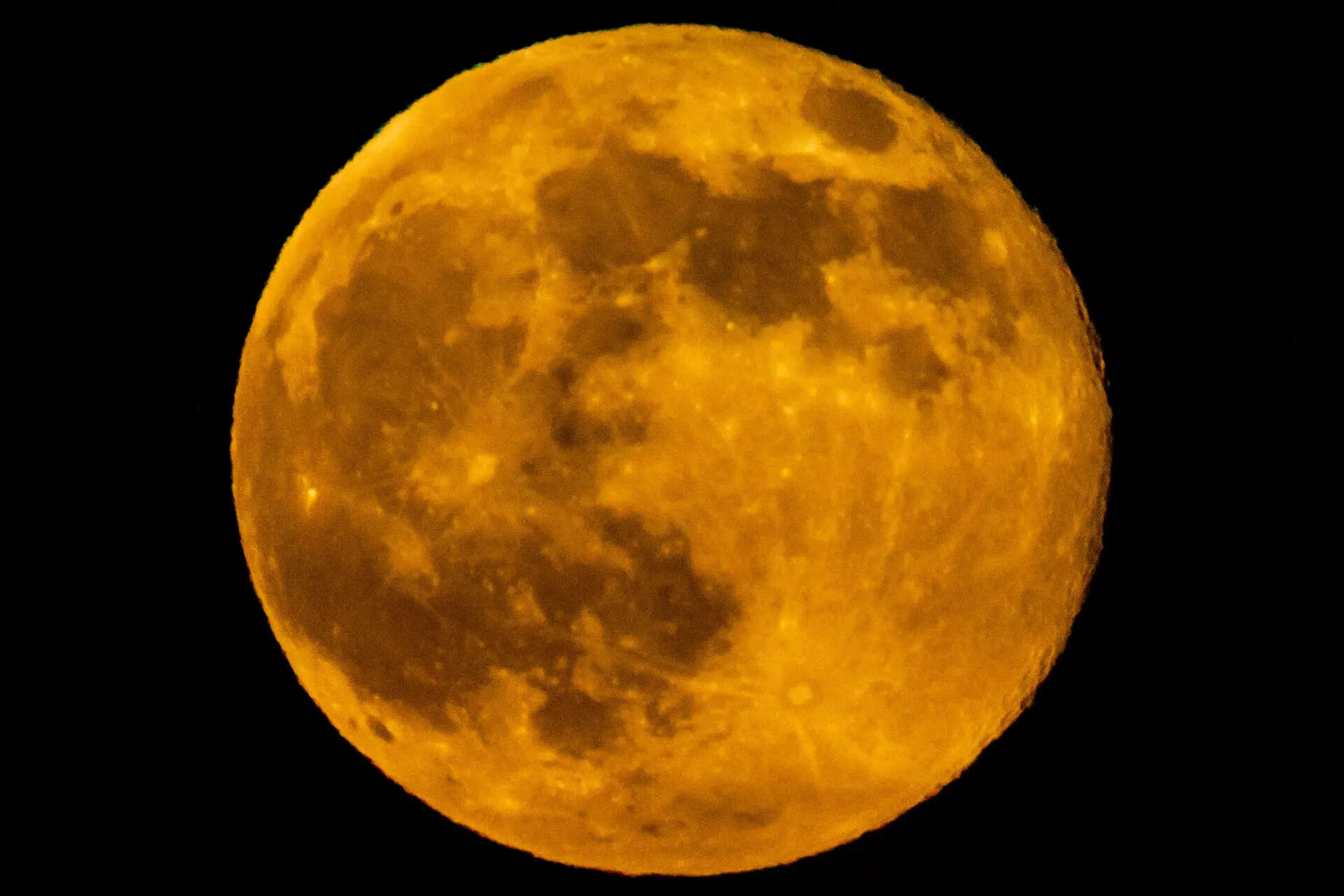 December supermoon: Last full moon of the year - best time, place and ...