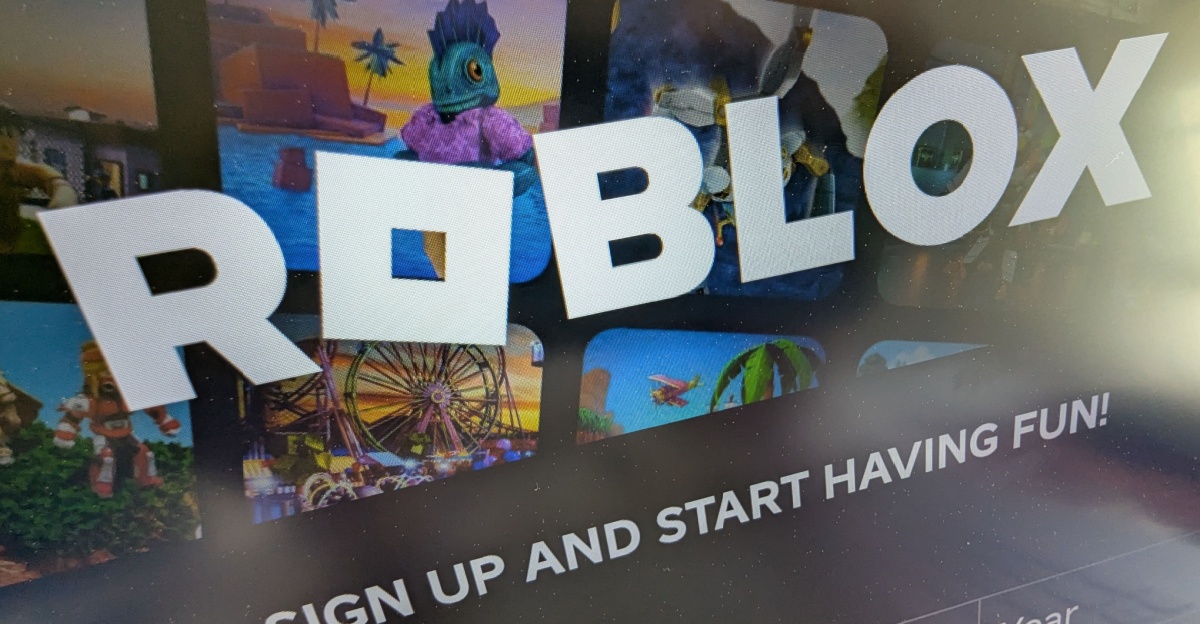 Roblox skulle stoppa vuxna i barnchattar – nu luras ålderskollen av en ...