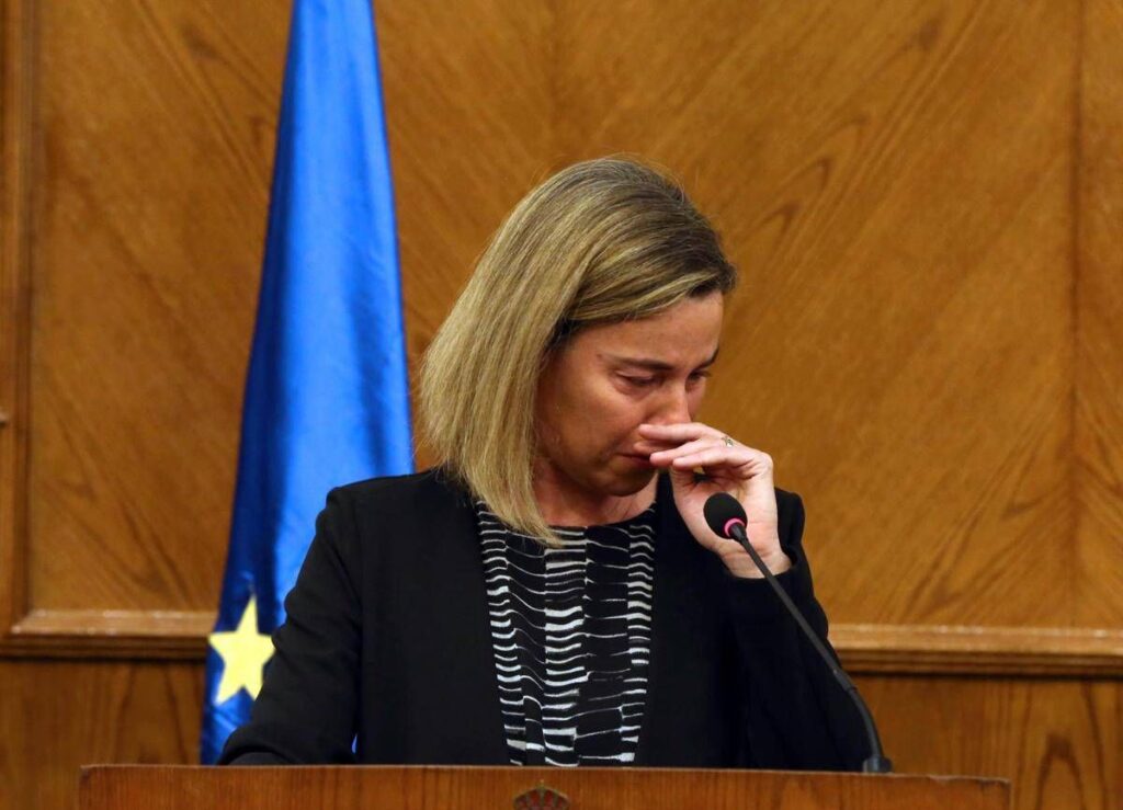 Inchiesta fondi Ue, Federica Mogherini lascia il Collegio d’Europa