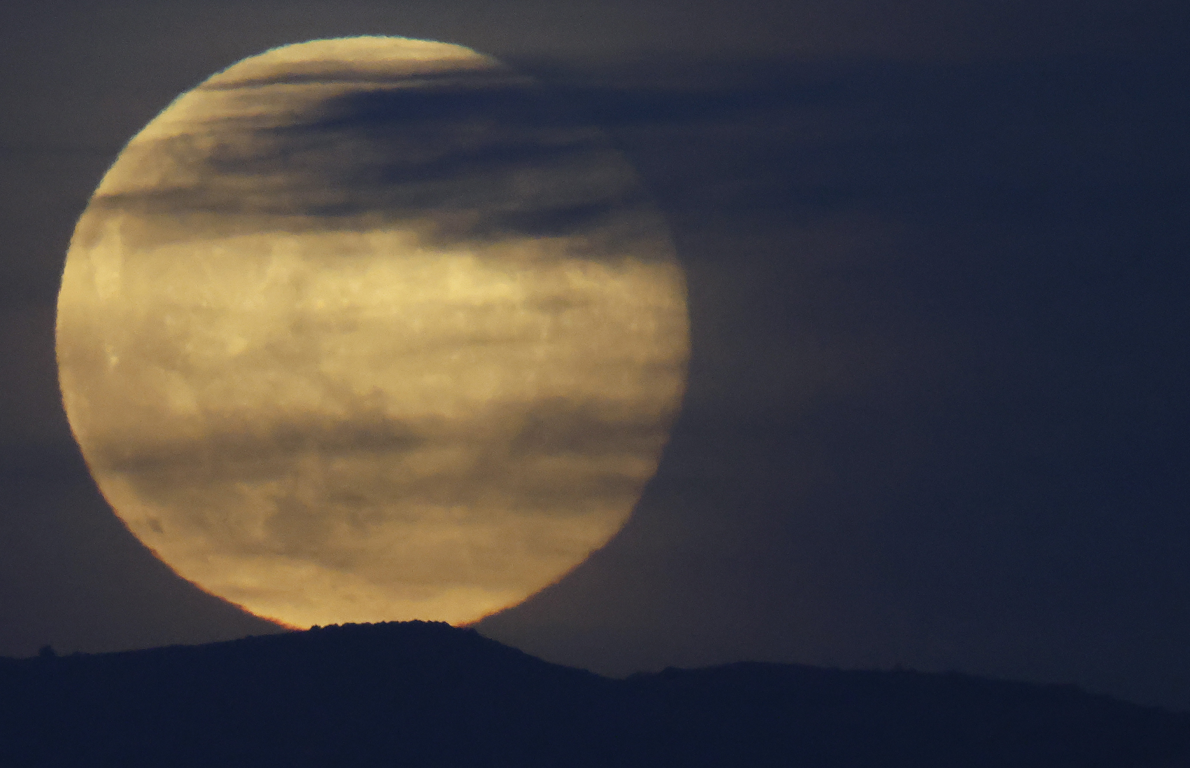 Look up tonight to see the year’s final supermoon