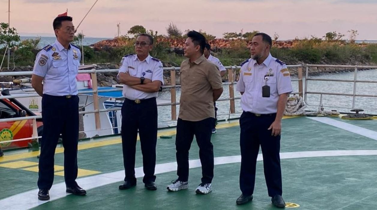 KN Antares Disnav Sabang salurkan bantuan dan lakukan evakuasi korban ...