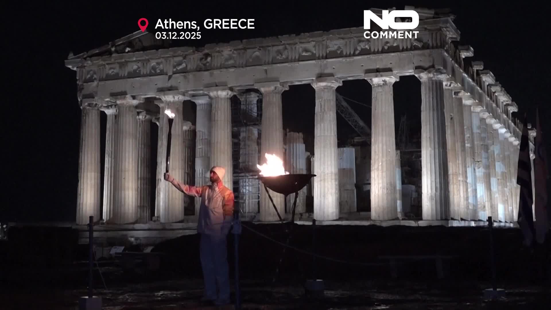 Η Ολυμπιακή φλόγα φωτίζει τον Παρθενώνα πριν τους Χειμερινούς ...
