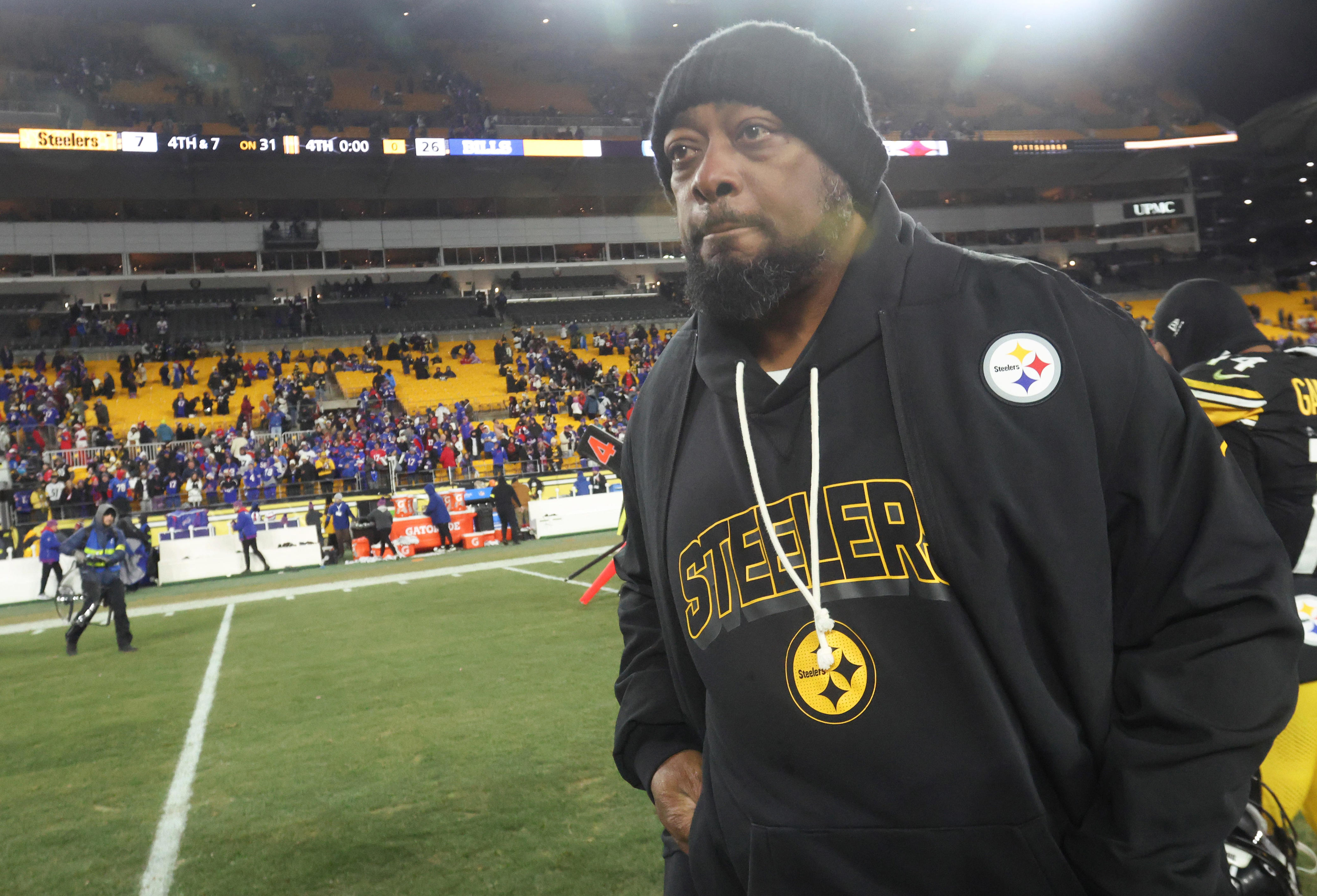 Steelers HC Mike Tomlin moves to No. 10 all time in wins