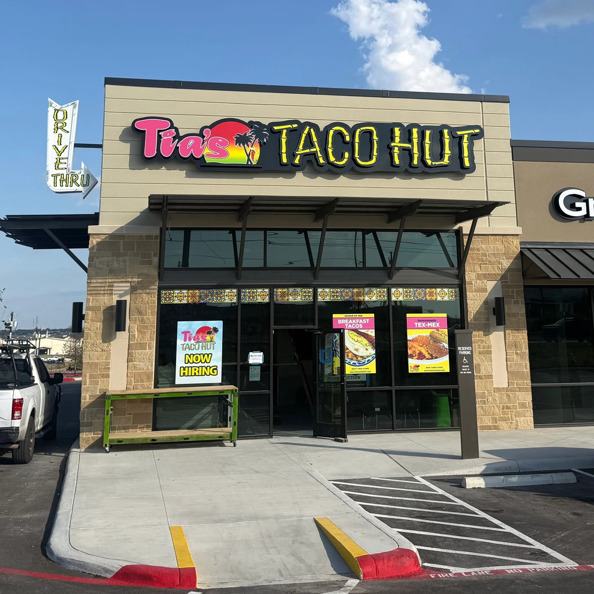 Tia’s Taco Hut to open new location at Naco Retail Center