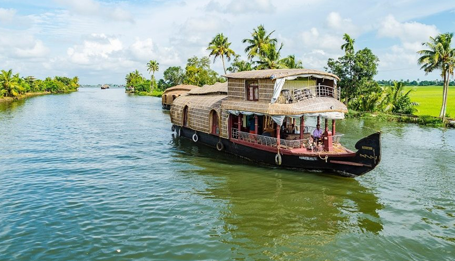 10 tourist places to explore in Alappuzha