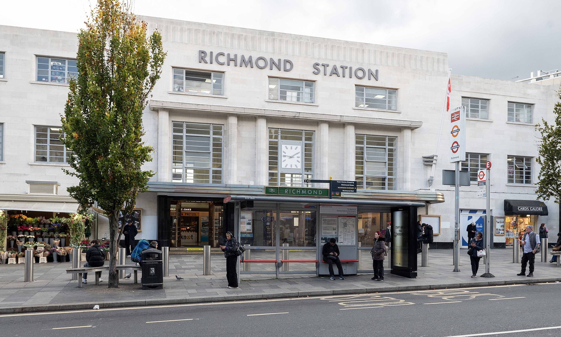 Is this Britain's prettiest station? Busy London hub scoops national ...