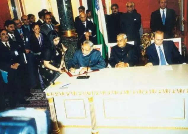 Moscow callback: When Modi first met Putin; photos from 2001 go viral ahead of Russian leader's ...