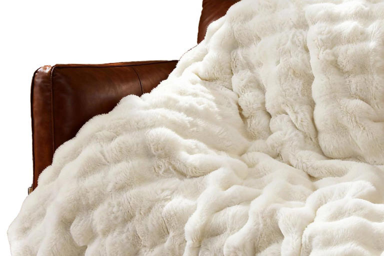 I’m an interior designer, and these 15 Amazon decor picks look way more ...