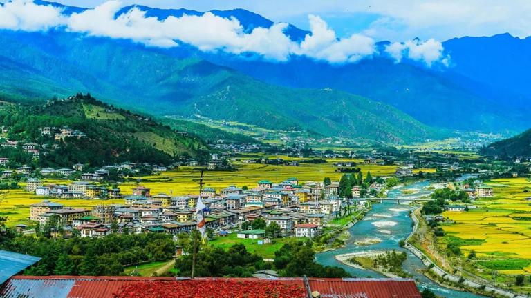 Countries that do not have railways; what should travellers expect
