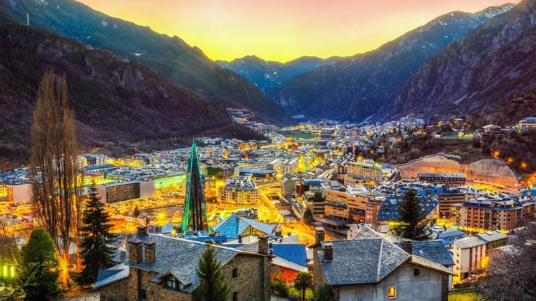 Countries that do not have railways; what should travellers expect