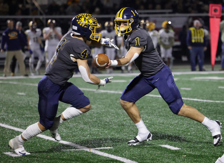 Kirtland vs. Hopewell-Loudon football: OHSAA Division VI state ...