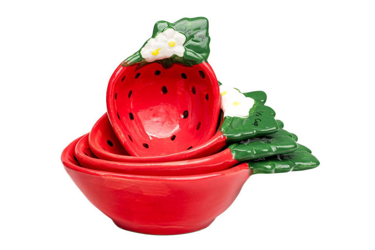 I'm buying stocking stuffers from Wayfair’s under-$25 section — candles ...