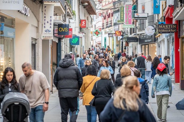 Los comercios de Mérida podrán abrir al público los festivos de Emerita ...
