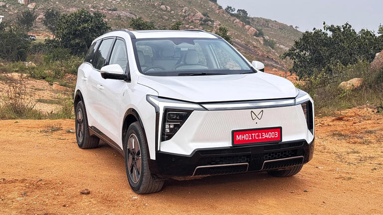 A popular SUV company extends its best-selling SUV to a new EV platform