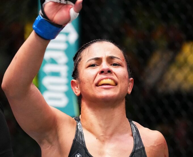 Ué? Cotada para disputa de título, brasileira aceita enfrentar ex ...