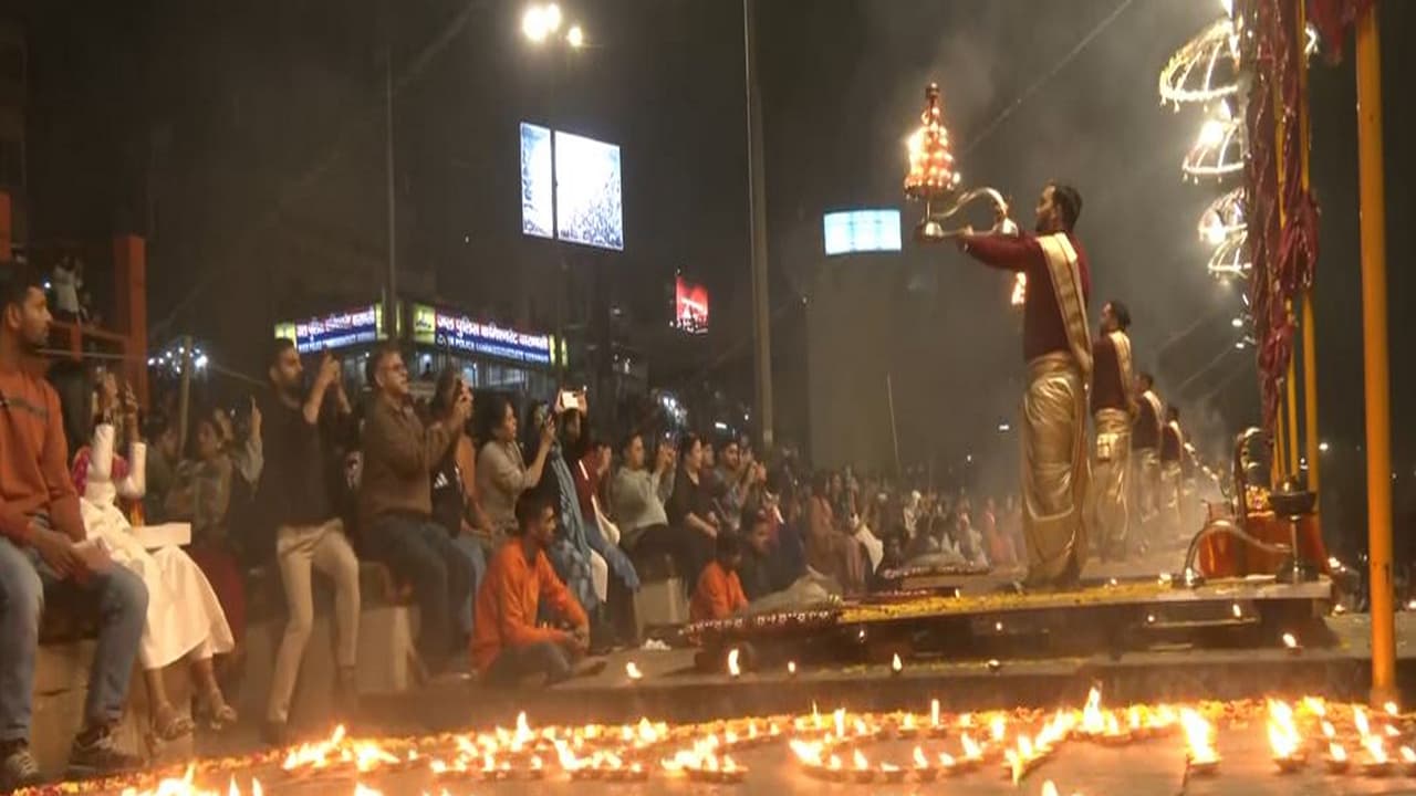 Putin in India: Varanasi welcomes with diyas, PM Modi breaks protocol