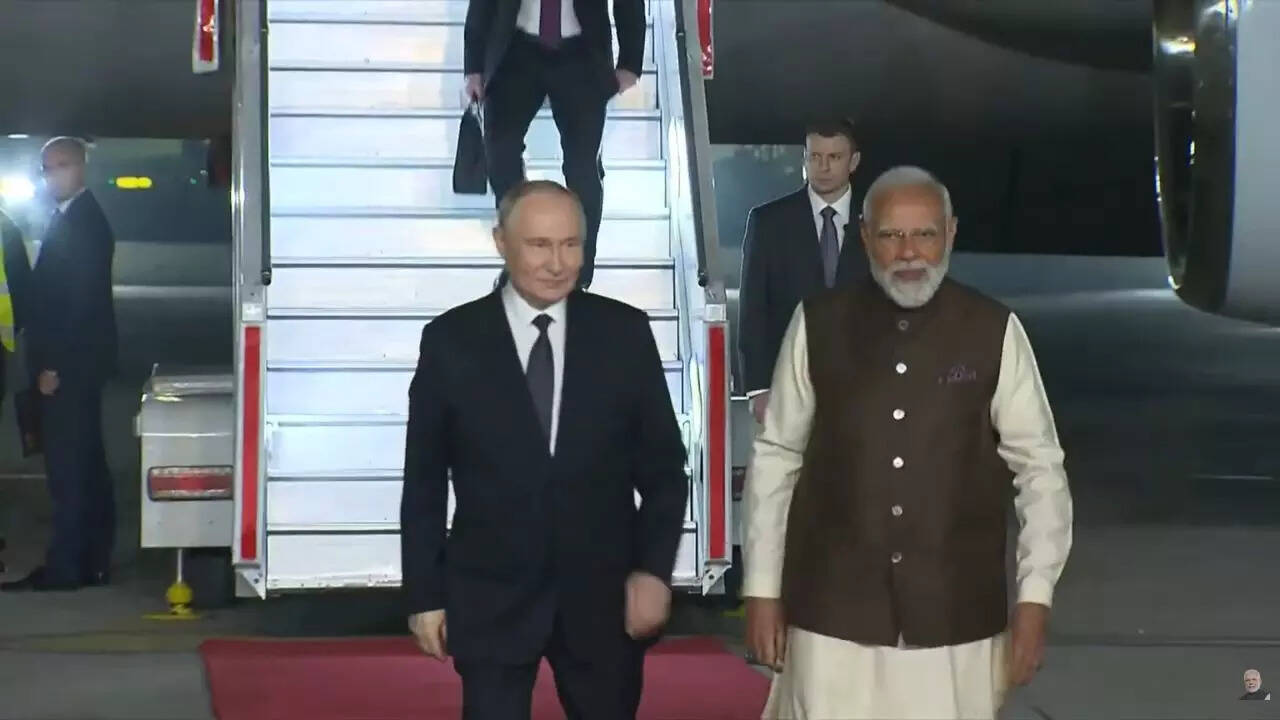 Putin India visit: PM Modi welcomes Russian president in Delhi, shares ...