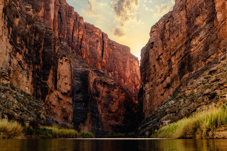 This massive US national park is larger than Rhode Island and contains ...