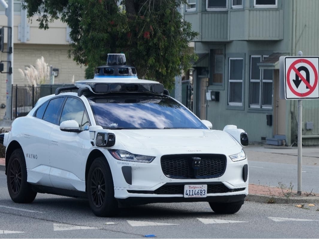 Self-driving rideshare cars hit Philadelphia streets