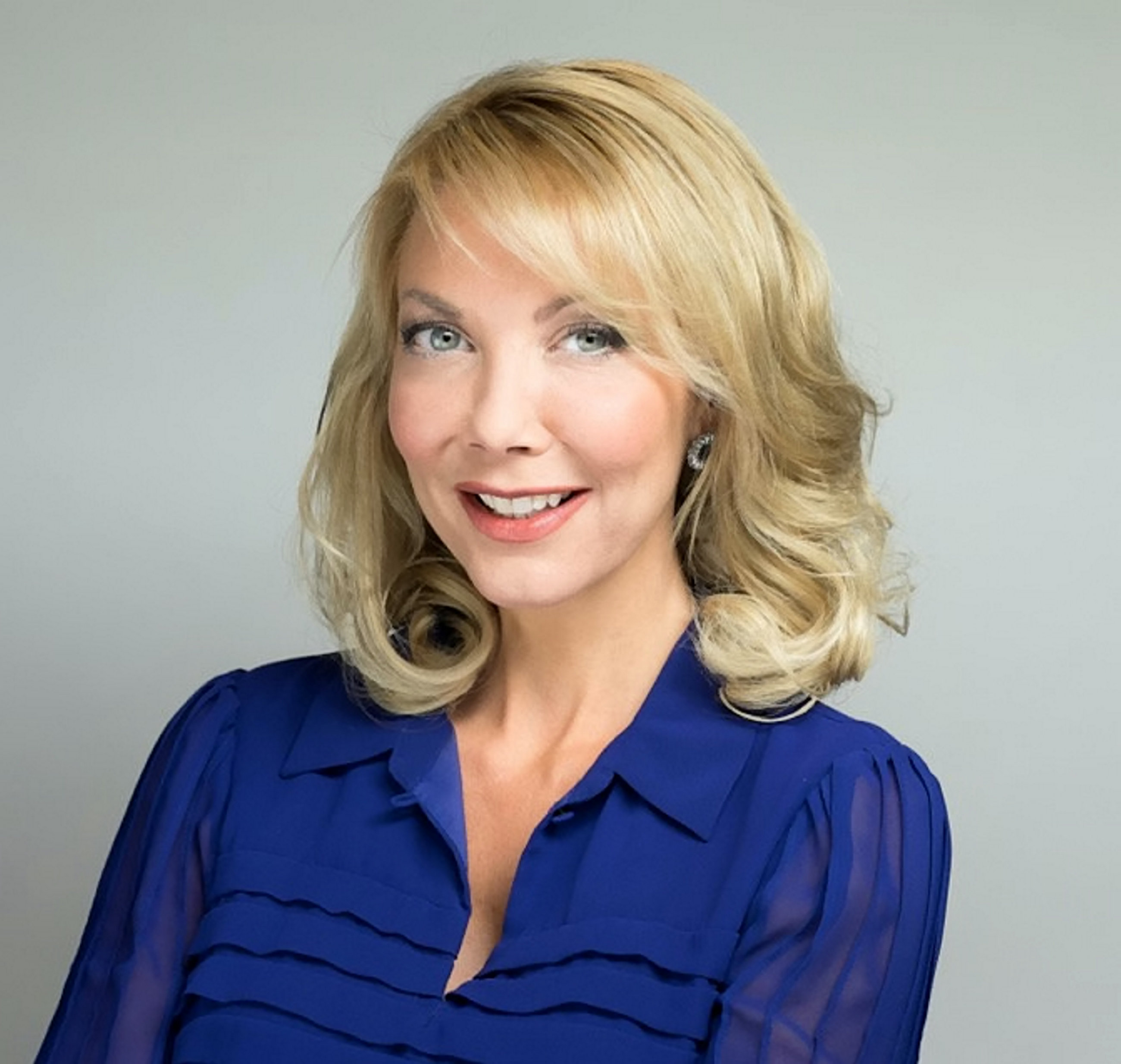 TV presenter Alex Lovell to open Santa Dash in Bristol - here's ...