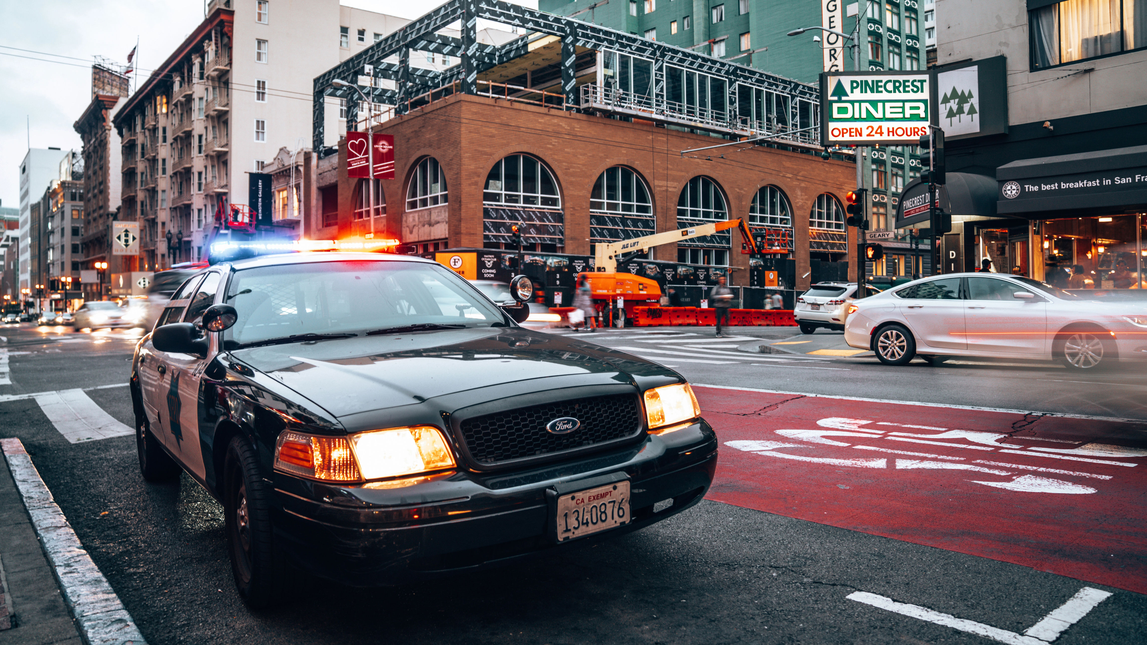 Why the police continue to use old Fords as patrol cars