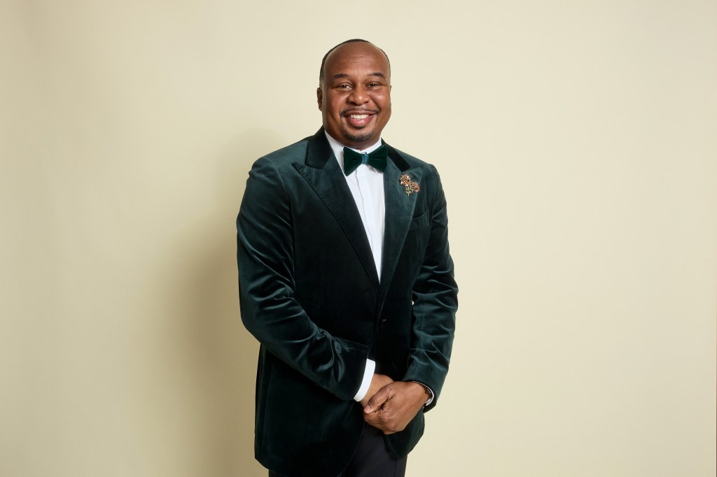 CNN's plan for seasonal cheer: A Roy Wood Jr. 'Very merry holiday ...