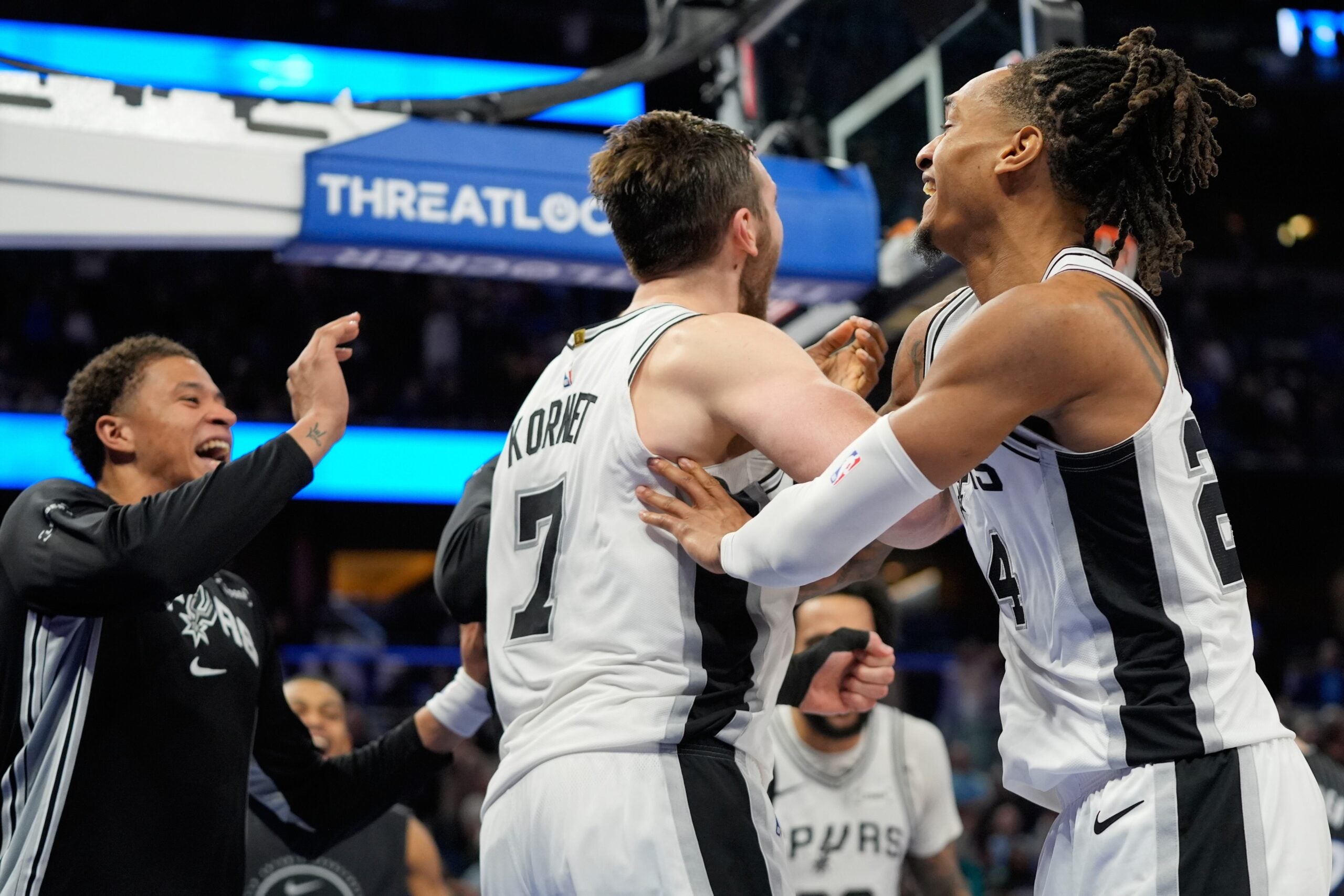 Ex-Celtics center Luke Kornet makes game-saving block during Spurs-Magic