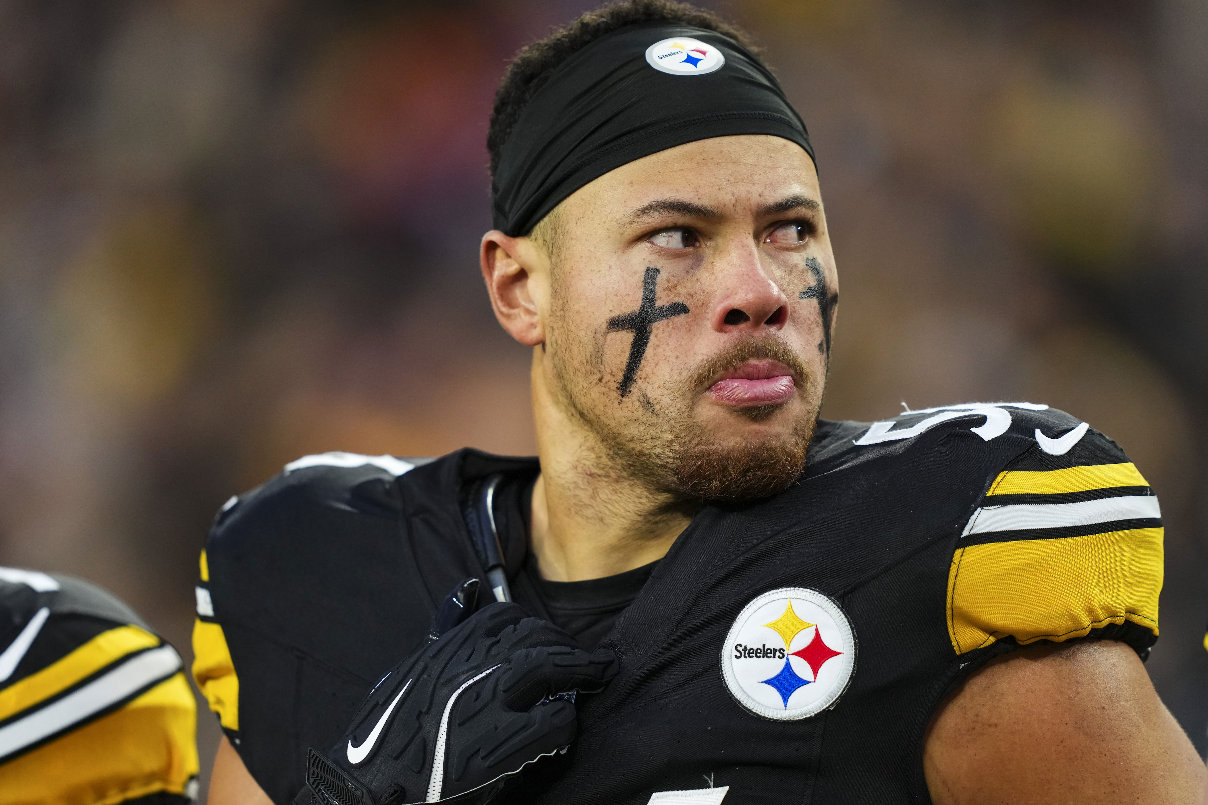 Steelers EDGE Alex Highsmith absent from mandatory minicamp following ...