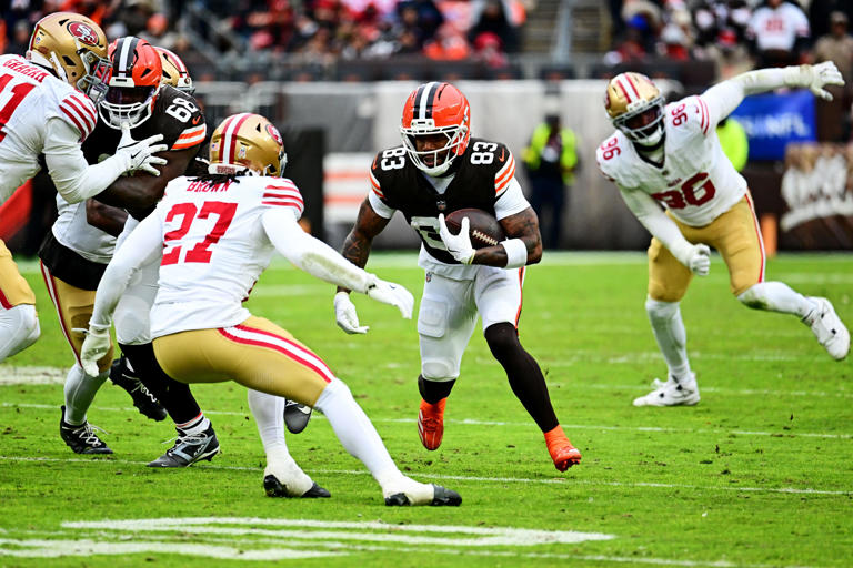 Browns receiver Malachi Corley leaves Titans game with a concussion