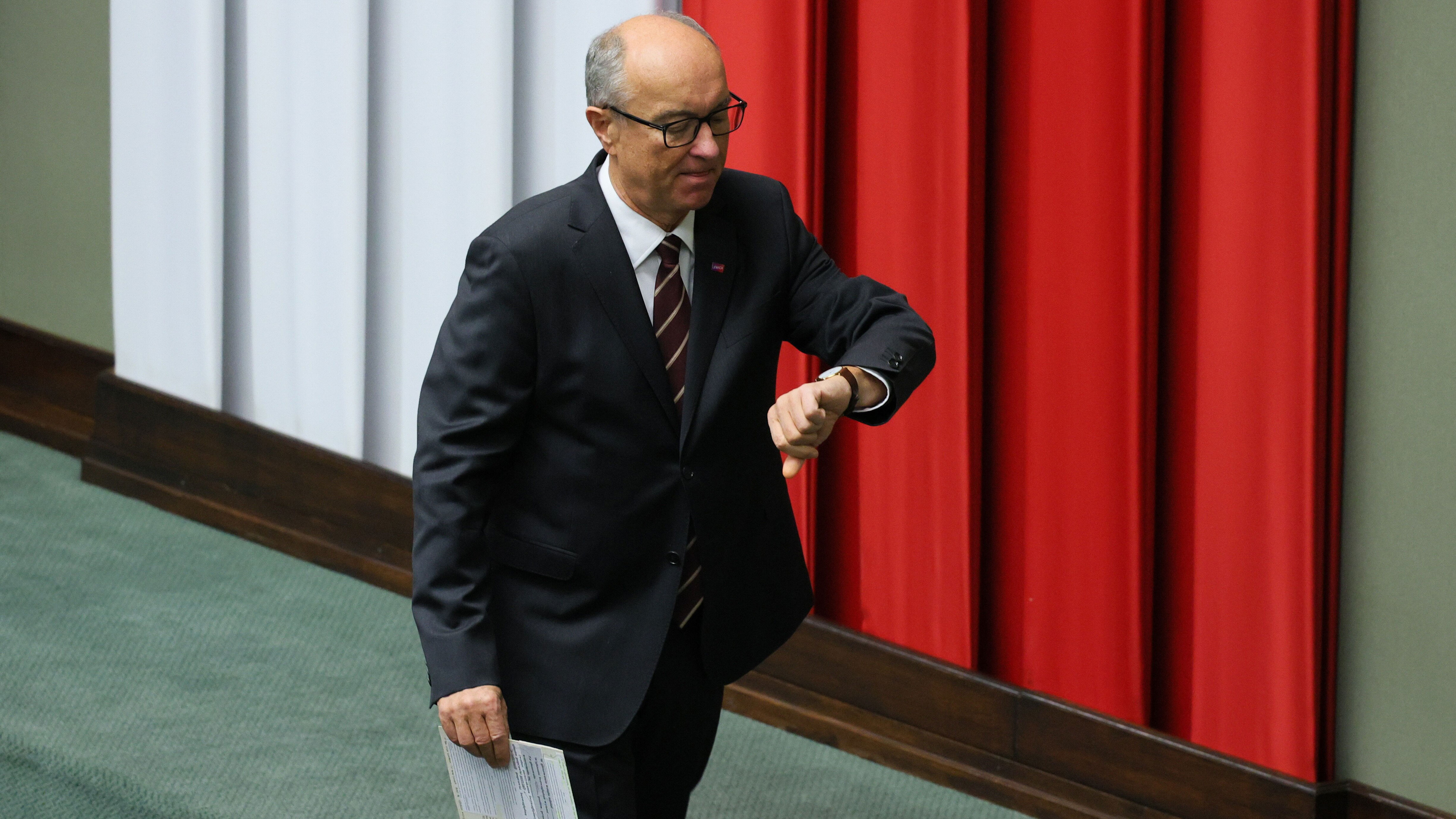 Sejm zagłosuje w sprawie odrzucenia weta Karola Nawrockiego. Marszałek ...