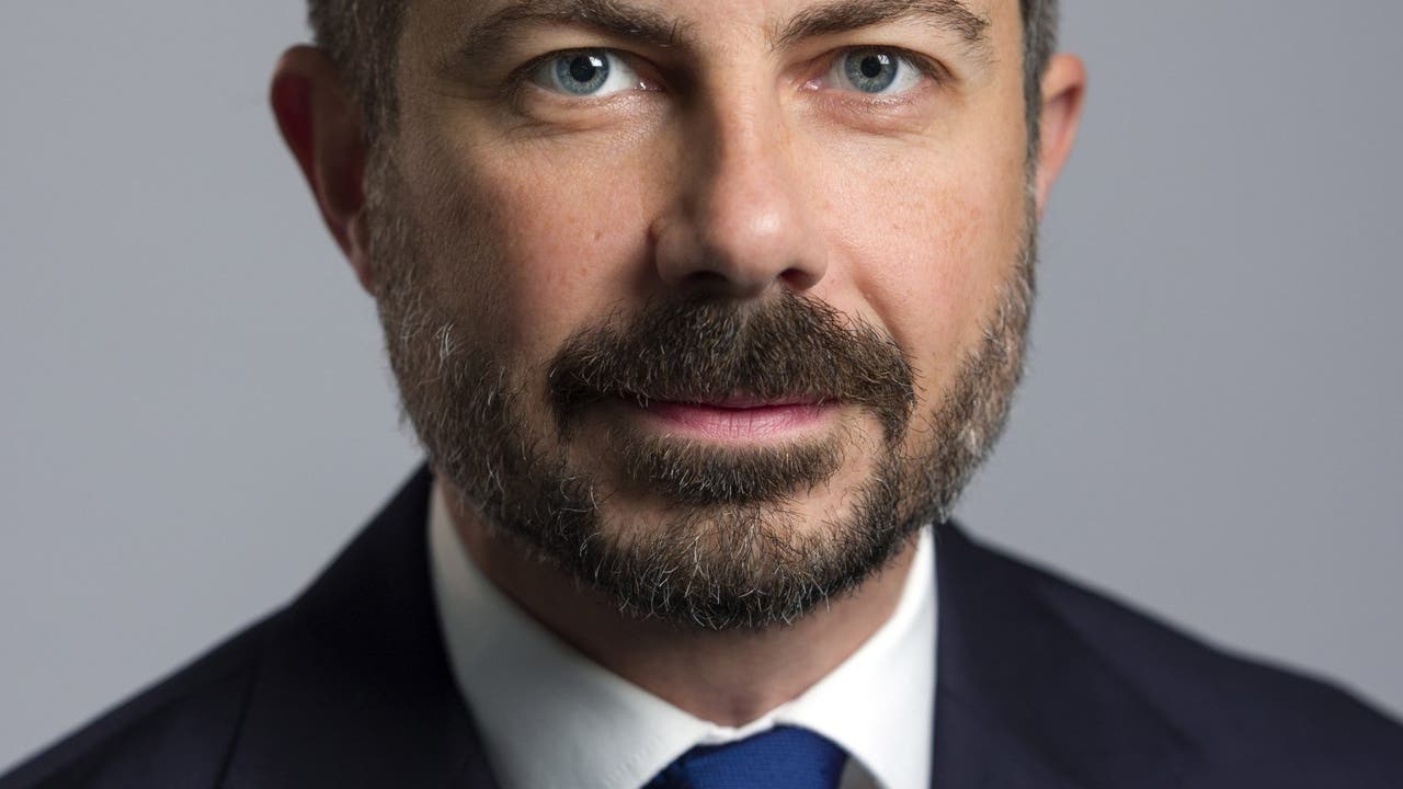 Pete Buttigieg to speak at Detroit Auto Show's Mobility Global Forum