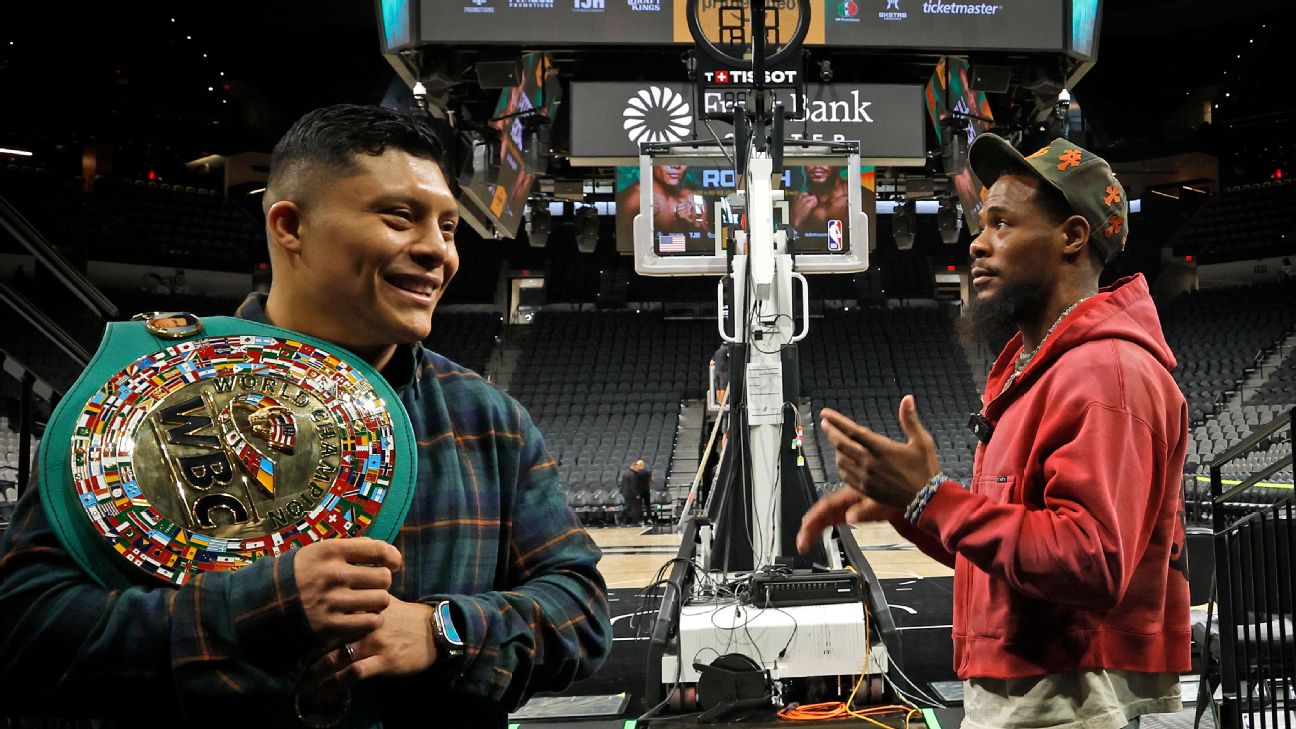 Ranking Saturday's fights: Roach-Cruz, Foster-Fulton, more