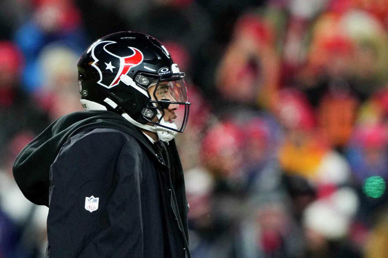 Warm skin, Vaseline and latex gloves. How Houston Texans plan to keep ...
