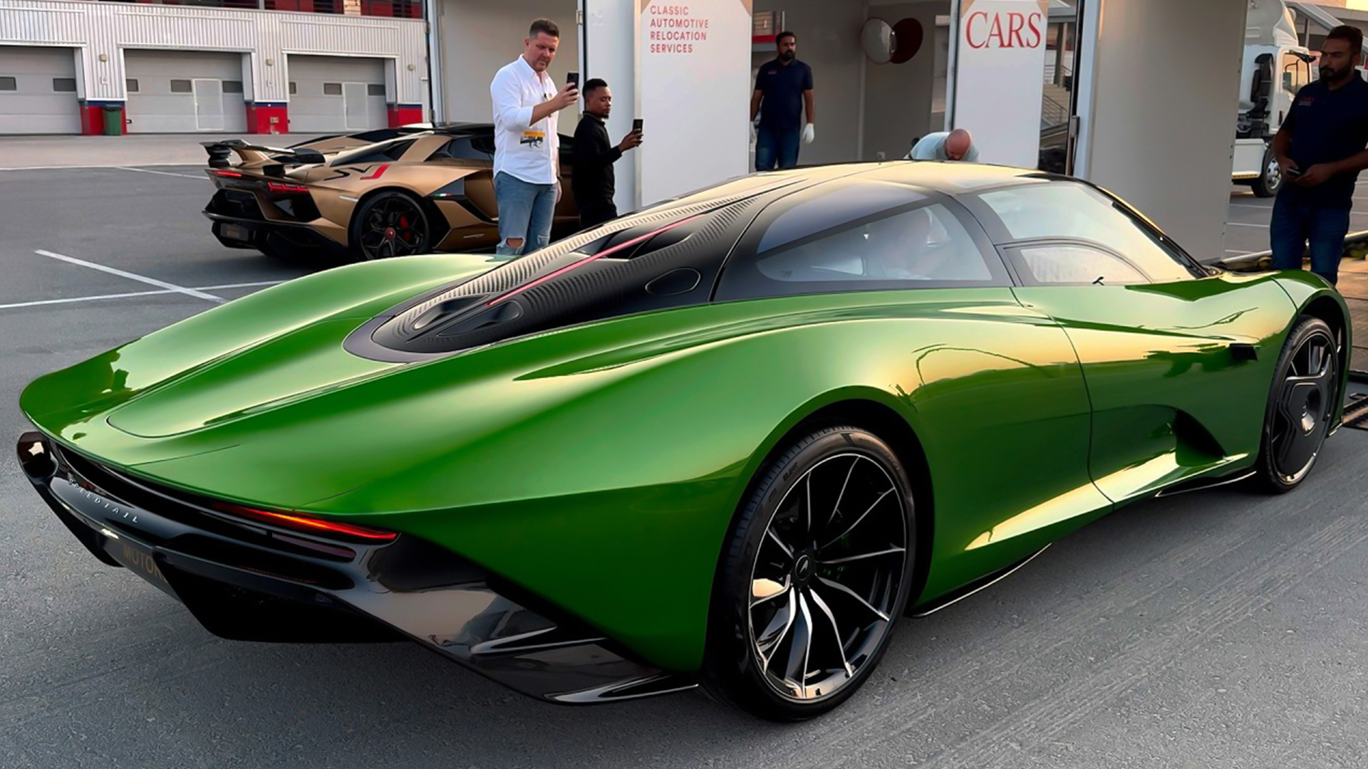 $2.2 million McLaren Speedtail at Dubai supercar meet