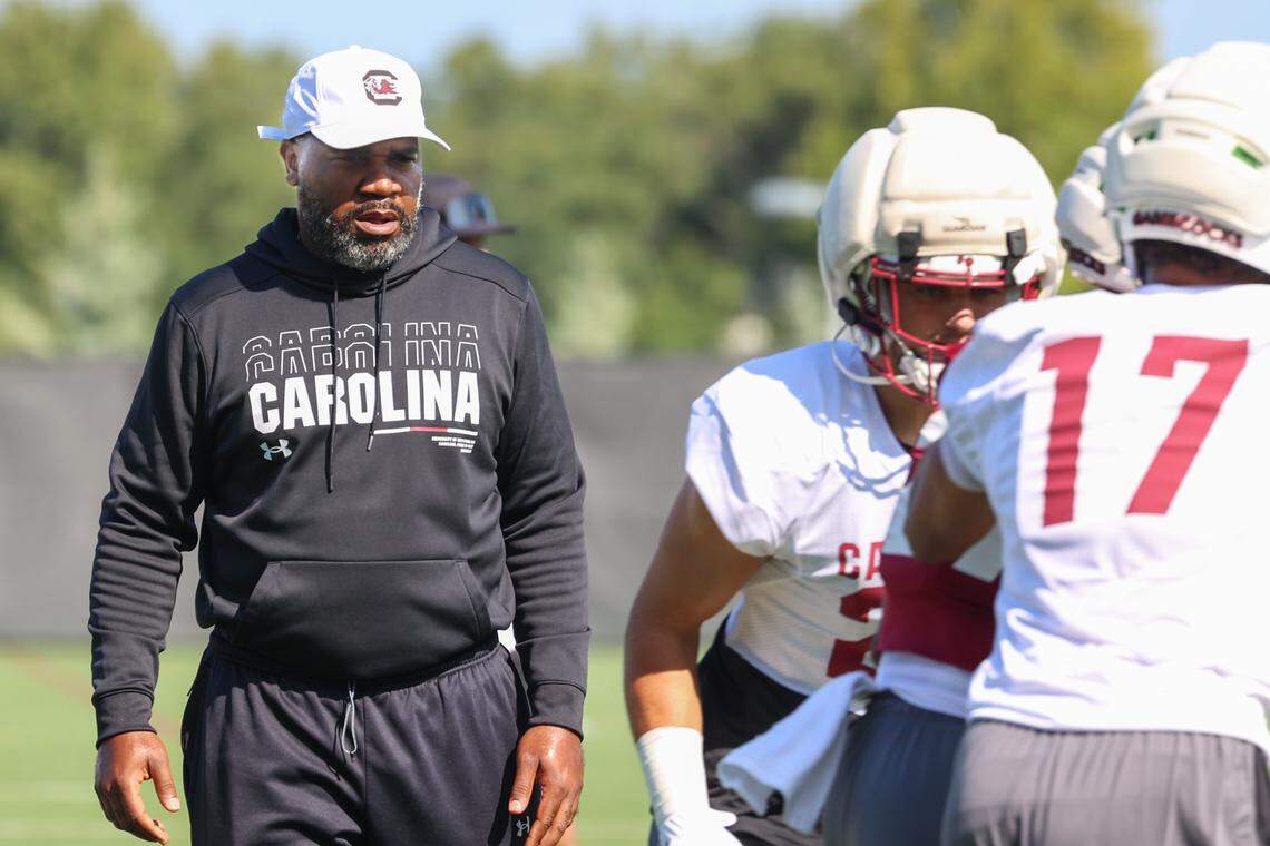 Marquel Blackwell out as South Carolina's running backs coach, reports say
