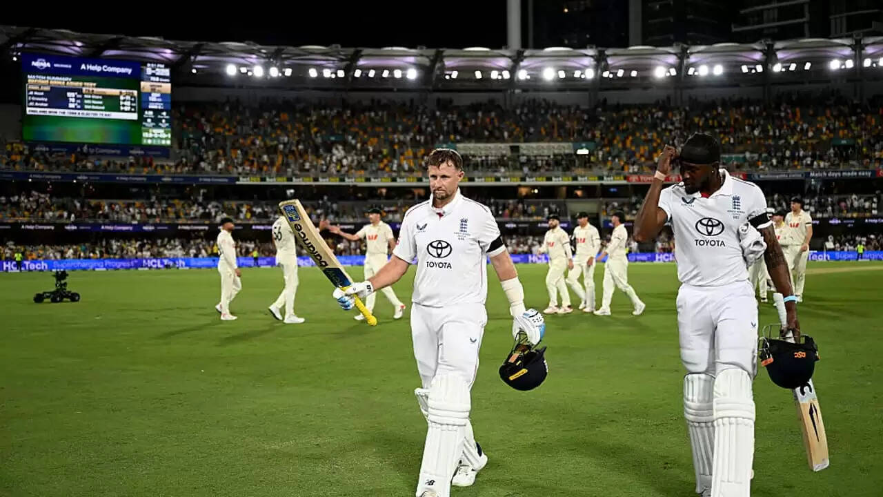 England fights back on day 1 of pink-ball Ashes test with Joe Root's ...