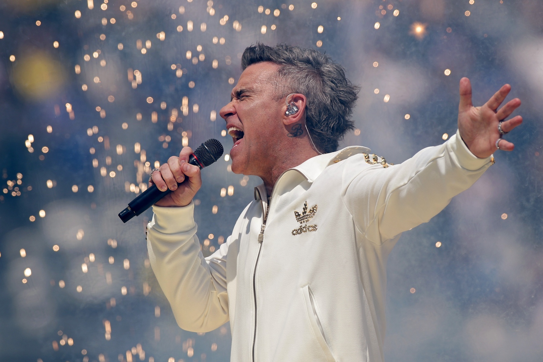 Robbie Williams actuará en el sorteo de la Copa del Mundo de Fútbol
