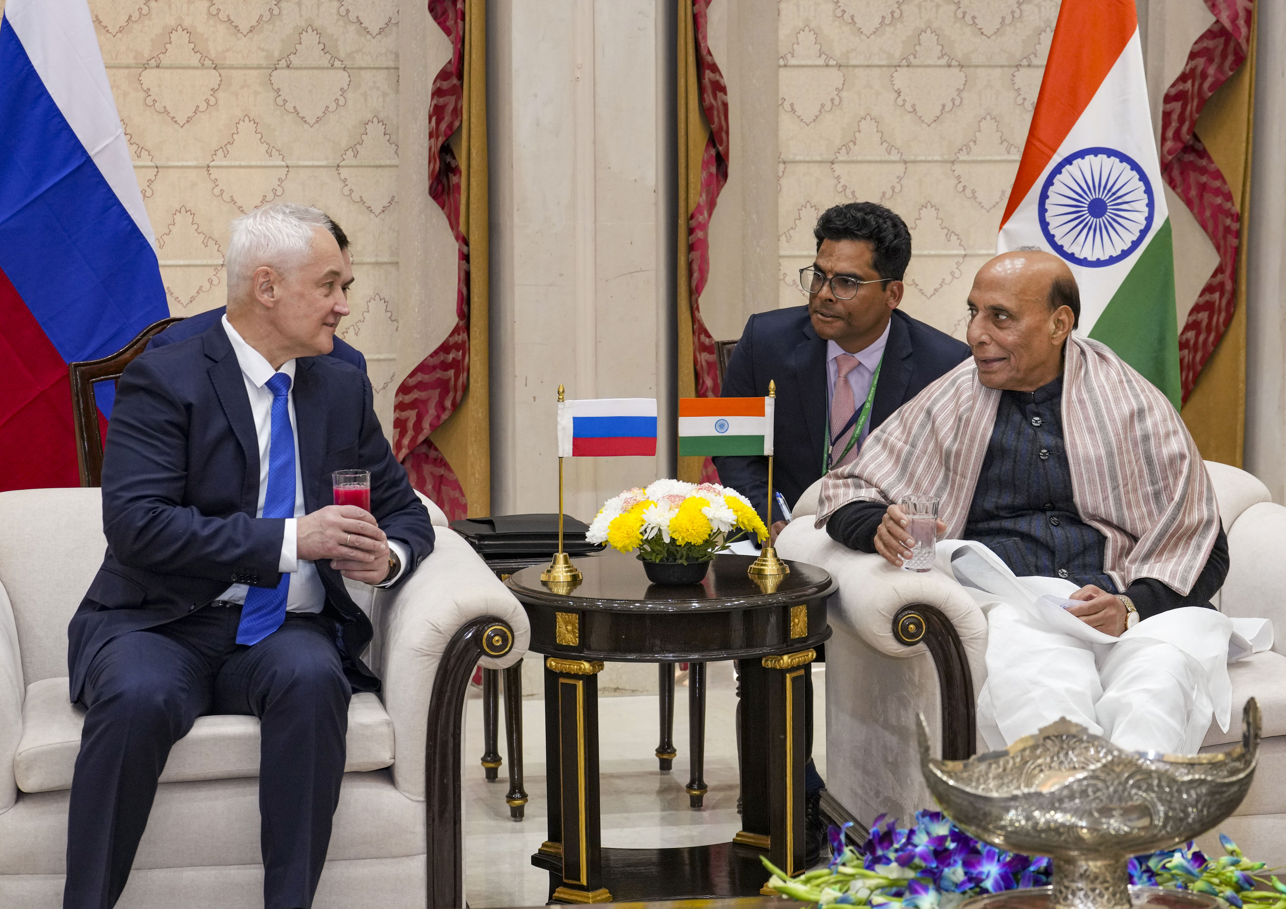 Defence ministers of India, Russia hold crucial talks ahead of summit